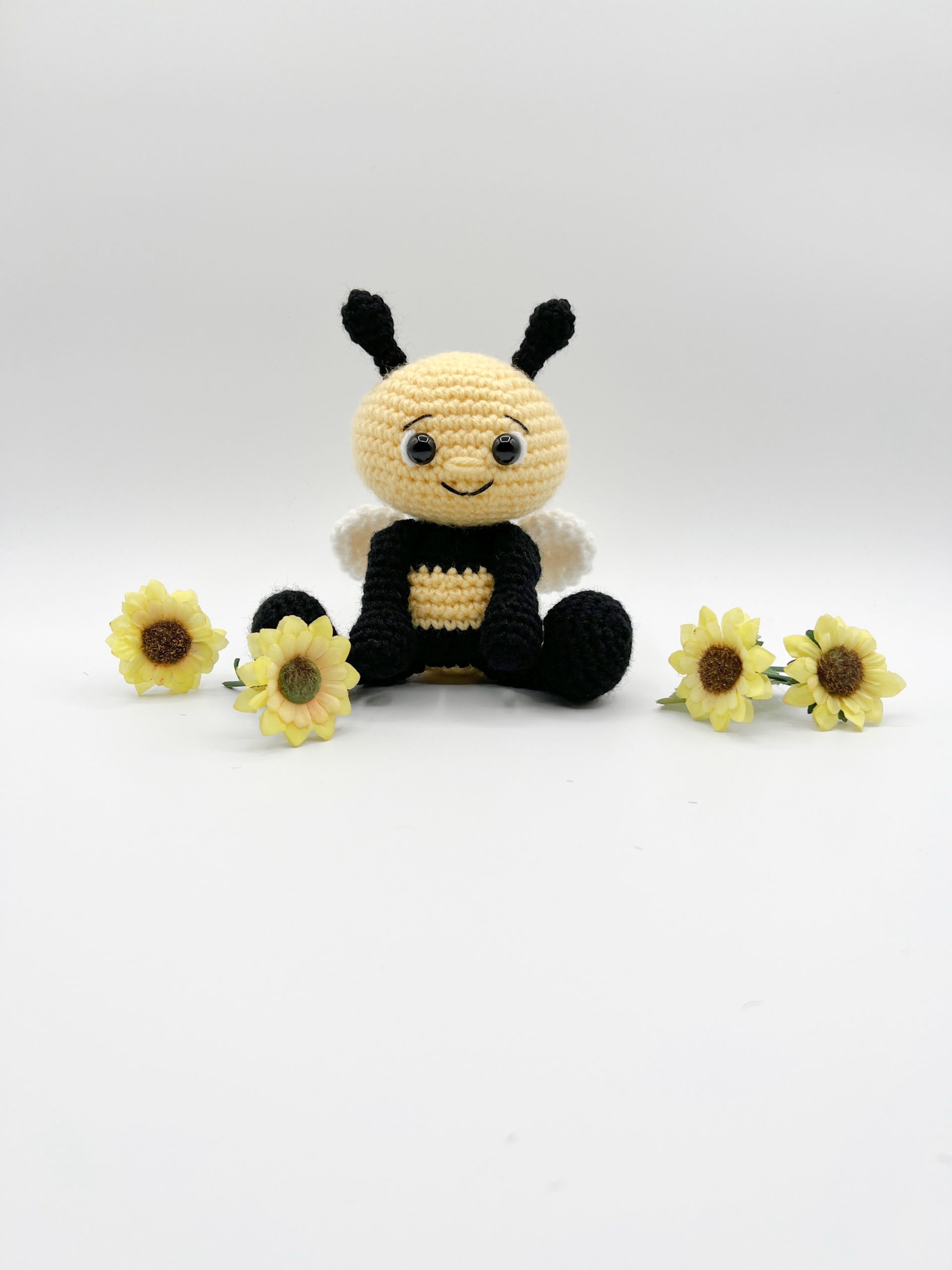 Blossom the Bee Crochet Pattern | KaCee's Crochet